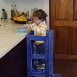 How to make a toddler helping stand | DIY Blog