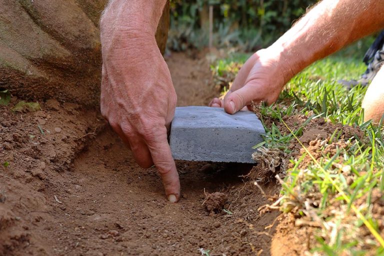 Transform your garden with cobblestone edging: a DIY guide | DIY Blog